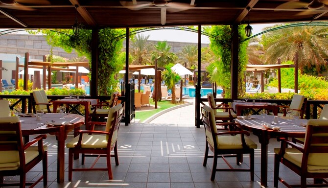 Hotels in Muscat City Centre, Oman | Radisson Blu Hotel Muscat