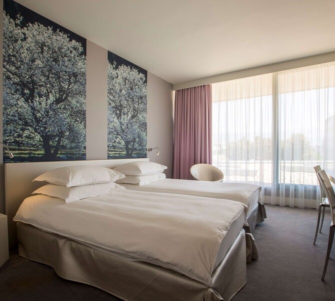 Beachfront Hotel Rooms & Suites - Radisson Blu Resort & Spa, Split