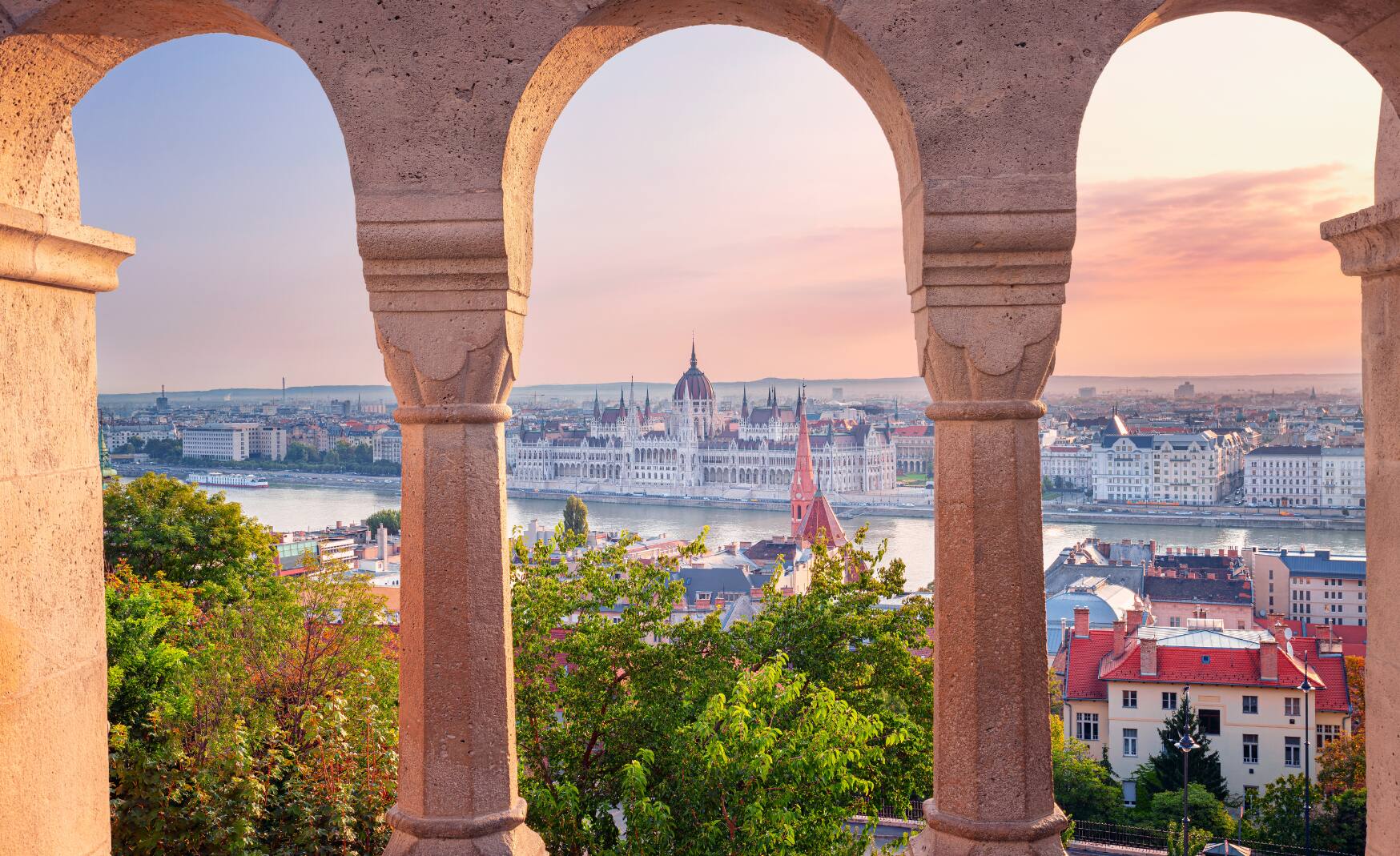 Explore the historic and the modern in Budapest | Radisson Hotels