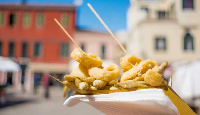 Enjoy an Amazing Cicchetti Tour in Venice: Our Recommended Route