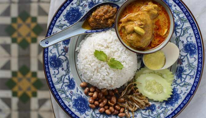 Discover the Delicious World of Food in Borneo