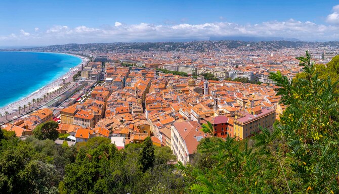Discover Nice neighborhoods with a twist