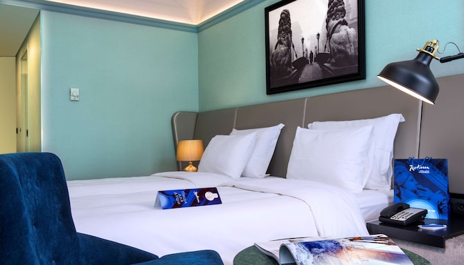 Номера и люксы — Radisson Royal, St. Petersburg