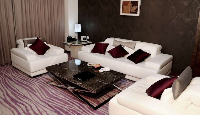 Book Country Inn Hotels in Navi Mumbai | Radisson Hotels