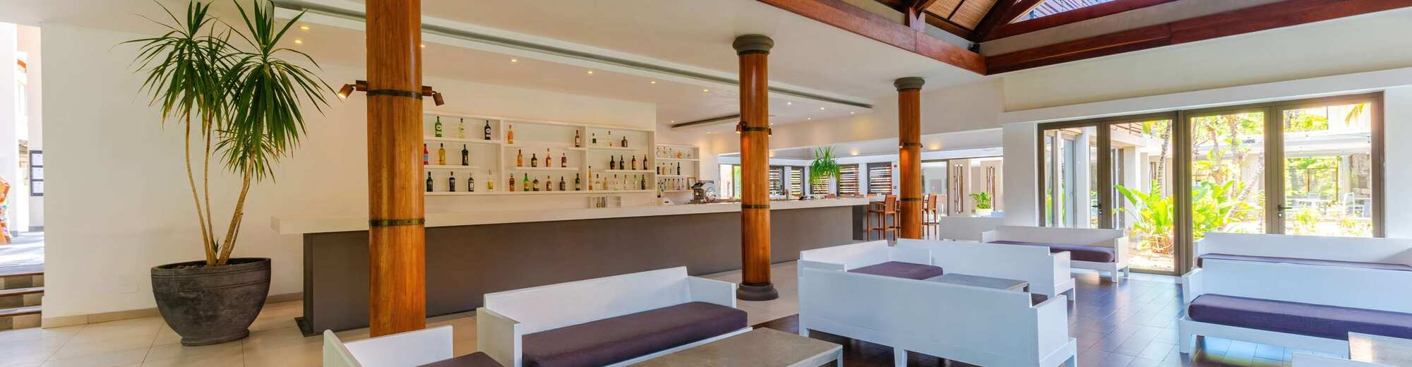 Discover Icery Bar in Belle Mare | Radisson Hotels