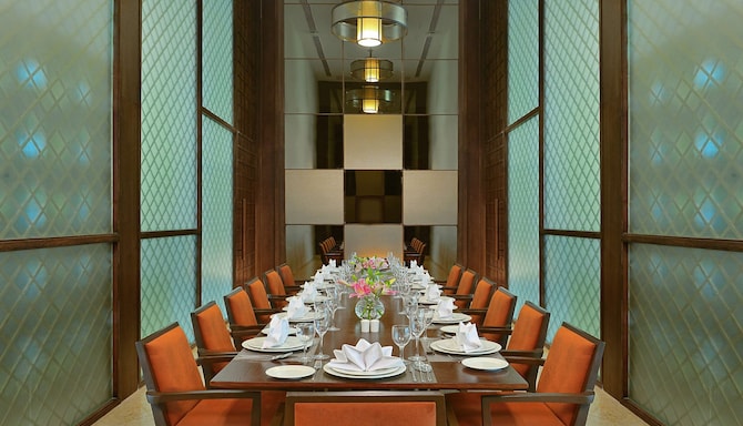 Discover our delicious all-day dining and in-house bakery | Radisson Hotels