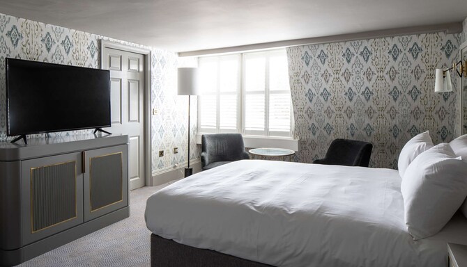 Enjoy a convenient stay at our central hotel in Bath, UK | Radisson Hotels