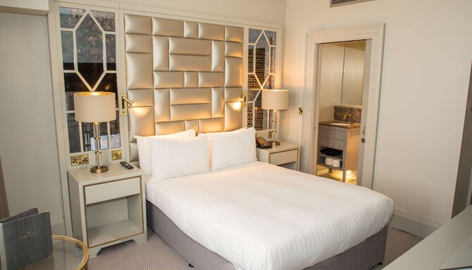 Sleep well in our convenient hotel in Bath city centre | Radisson Hotels