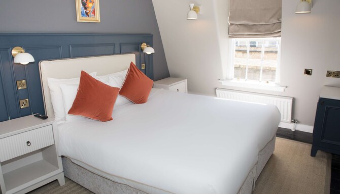 Sleep well in our convenient hotel in Bath city centre | Radisson Hotels