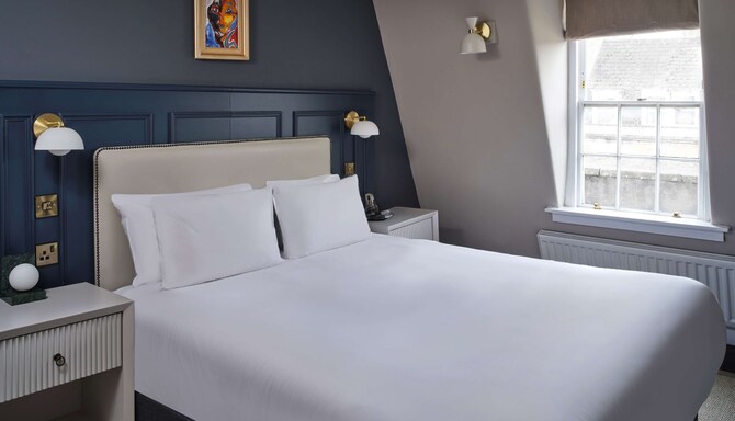 Sleep well in our convenient hotel in Bath city centre | Radisson Hotels