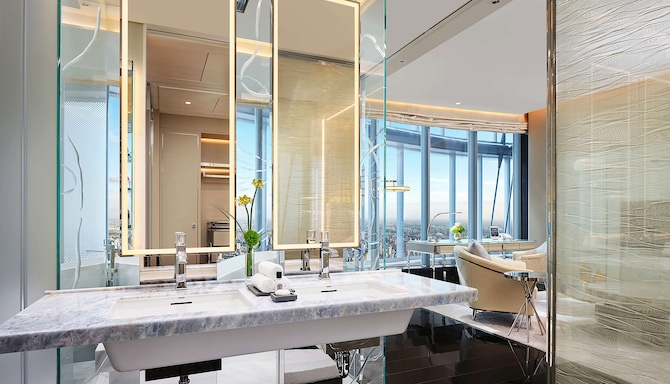 J Hotel Shanghai Tower | Jin Jiang Radisson Hotels