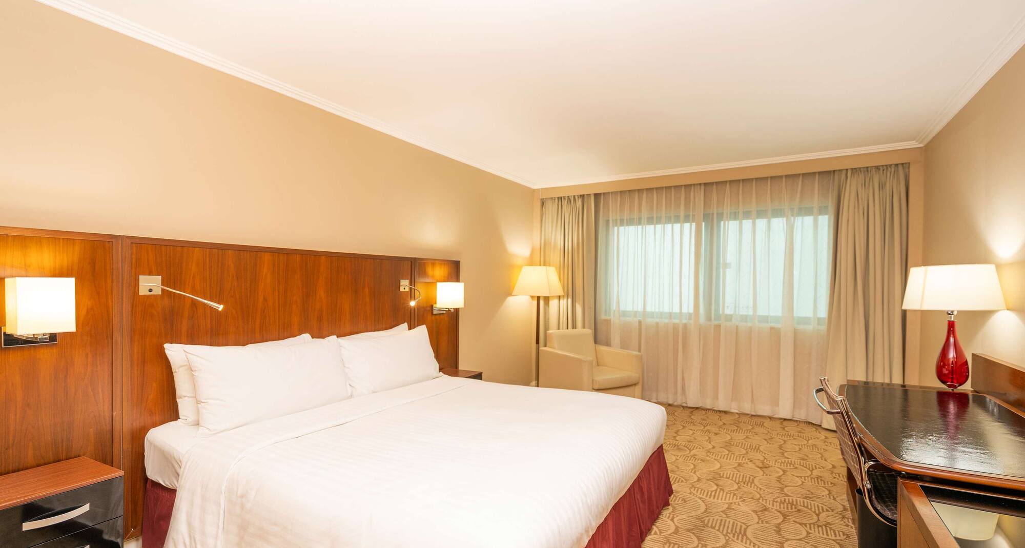 Modern rooms and suites in Twickenham Stadium | Radisson Hotels