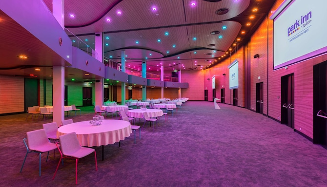 Technology & Amenities | Radisson Hotels