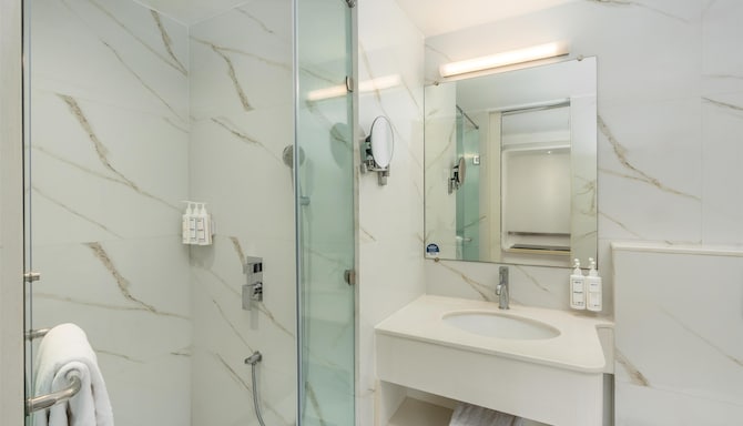 5 Star hotel rooms in Mayur Vihar | Park Inn Radisson New Delhi