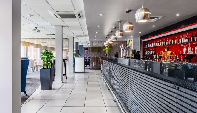 Tasty dining options during your Peterborough stay | Radisson Hotels
