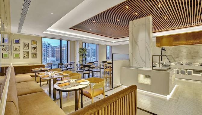 Try traditional recipes in Surat | Radisson Hotels