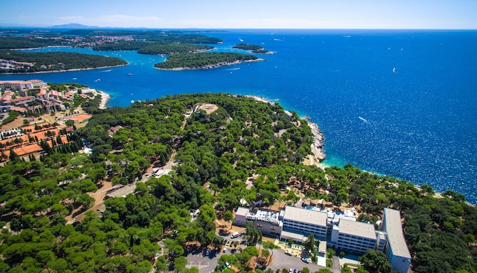 Resort Hotels - Golf Resorts in Europe | Radisson Hotels