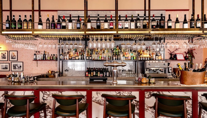 TOZI Restaurant & Bar: Authentic Italian Dining in London Victoria