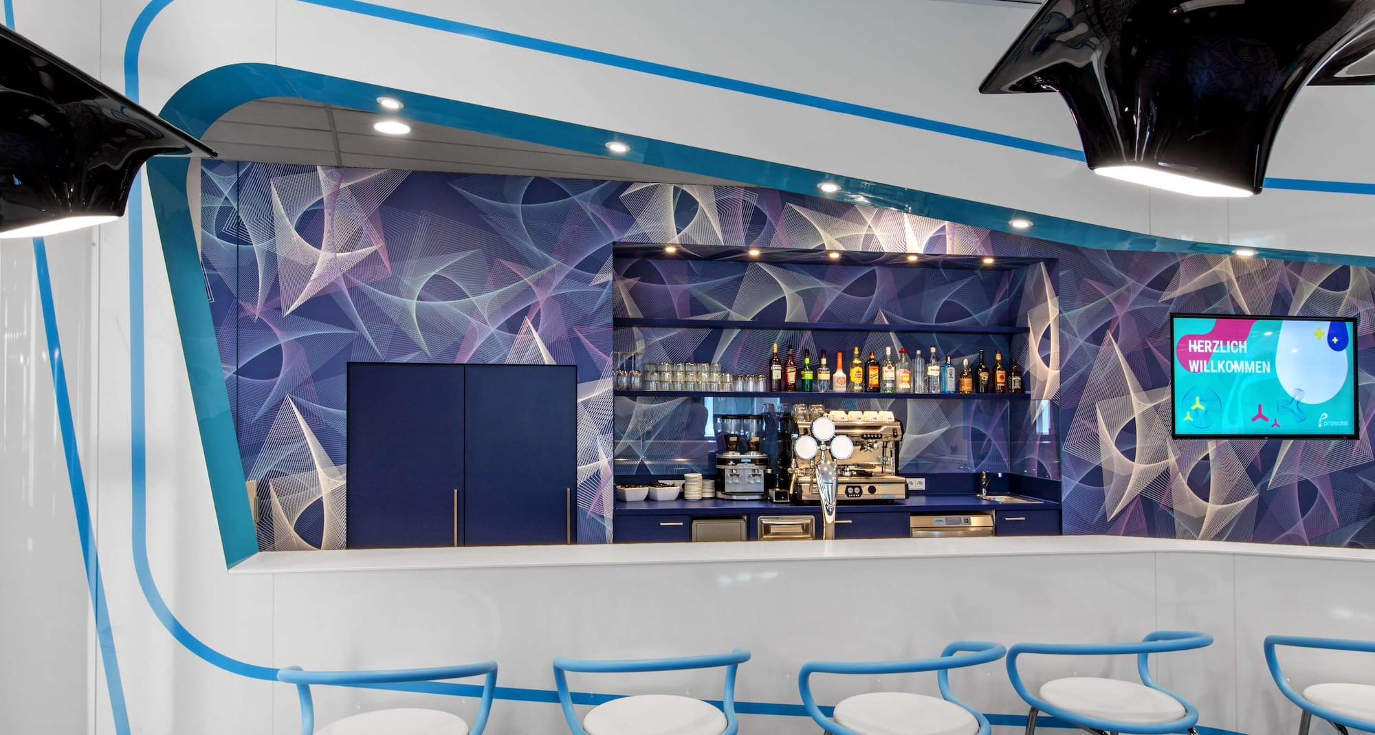 在我们24小时营业的酒吧放松身心 | 汉堡圣保罗Prize by Radisson酒店