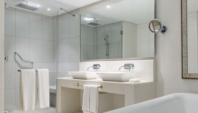 Hotel Rooms & Suites - Radisson Blu Azuri Resort, Mauritius