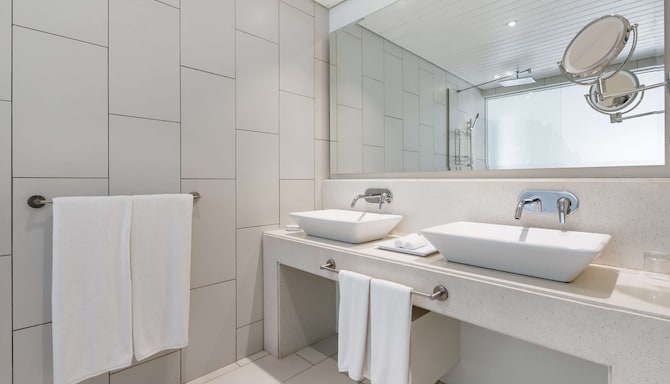 Hotel Rooms & Suites - Radisson Blu Azuri Resort, Mauritius
