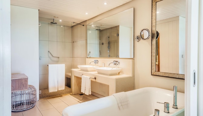 Hotel Rooms & Suites - Radisson Blu Azuri Resort, Mauritius