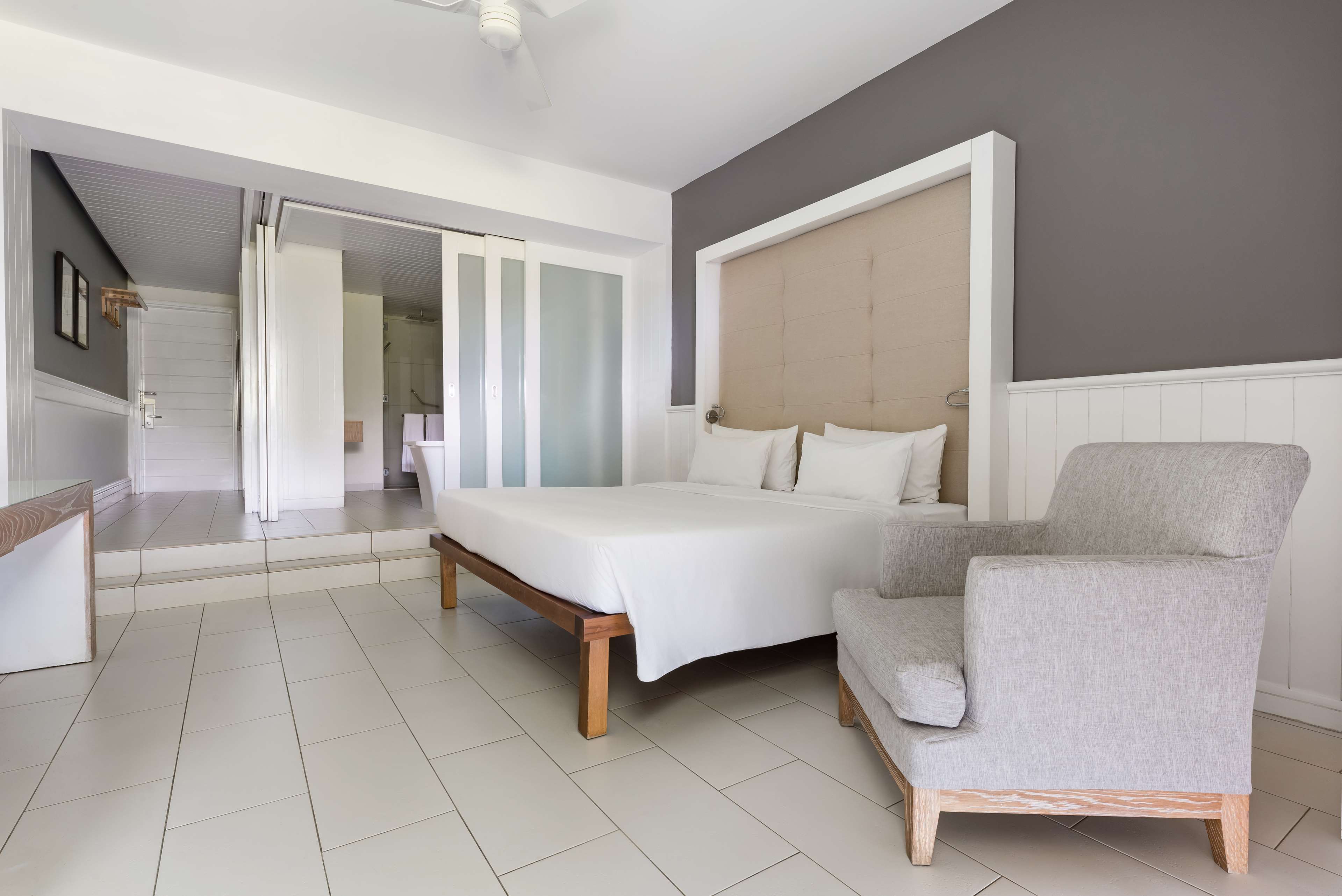Hotel Rooms & Suites - Radisson Blu Azuri Resort, Mauritius