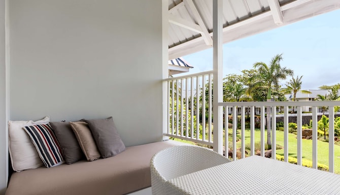 Hotel Rooms & Suites - Radisson Blu Azuri Resort, Mauritius