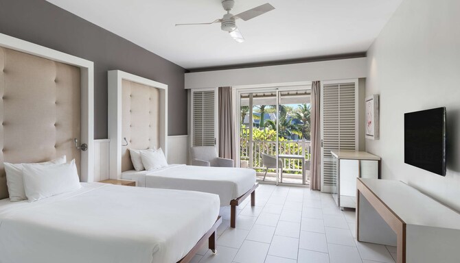 Hotel Rooms & Suites - Radisson Blu Azuri Resort, Mauritius