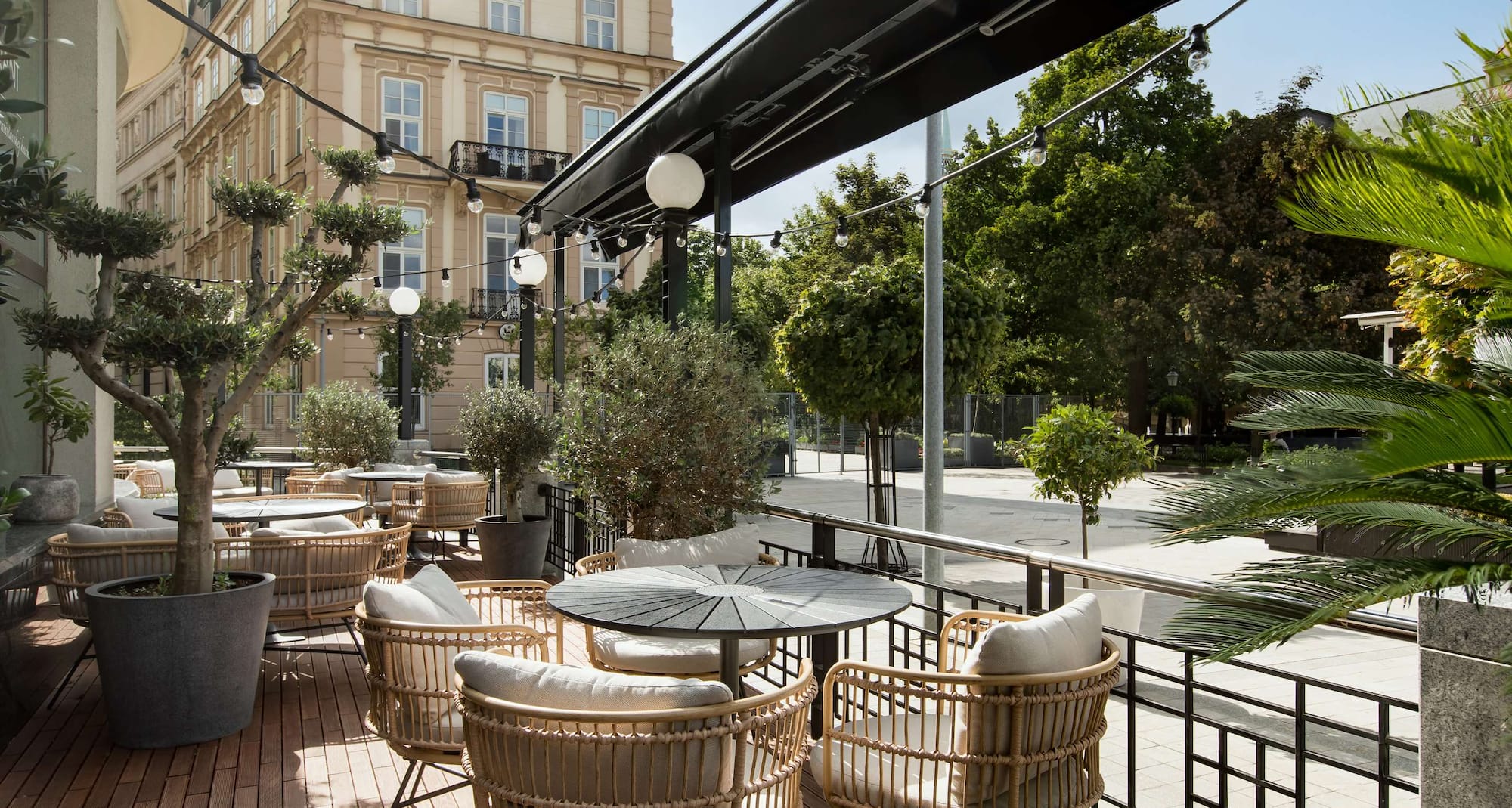 Restaurant Savoy | Radisson Blu Carlton Hotel, Bratislava