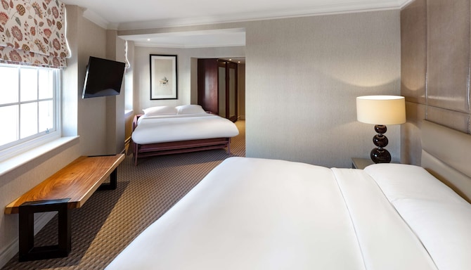 Book 4* Radisson Blu Bond Street Hotel, London on Oxford Street