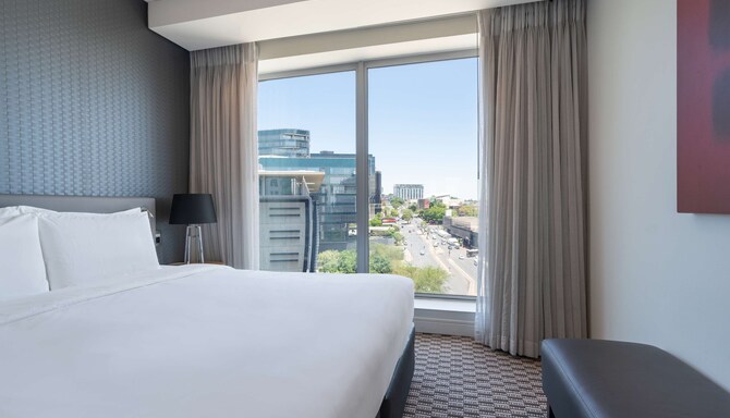 Hotel Rooms & Suites - Radisson Blu Gautrain, Johannesburg