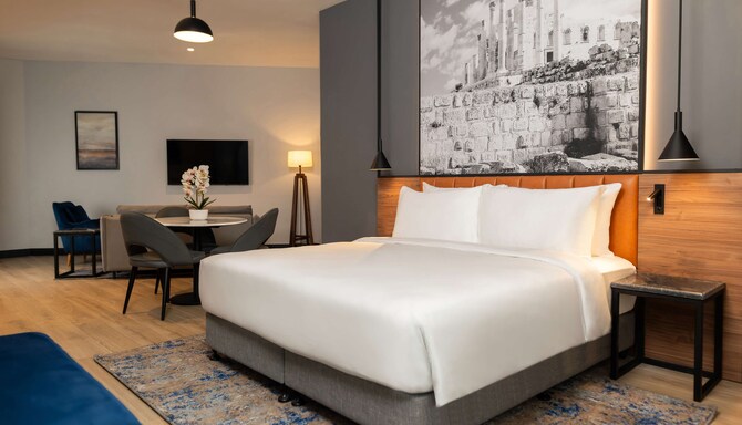 Hotel Rooms in Amman, Jordan | Radisson Hotels