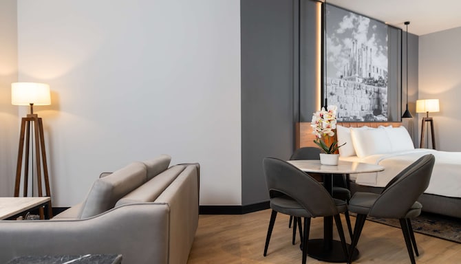 Hotel Rooms in Amman, Jordan | Radisson Hotels