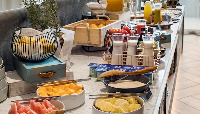 Enjoy tasty all-day dining and freshly grilled specials with a view.