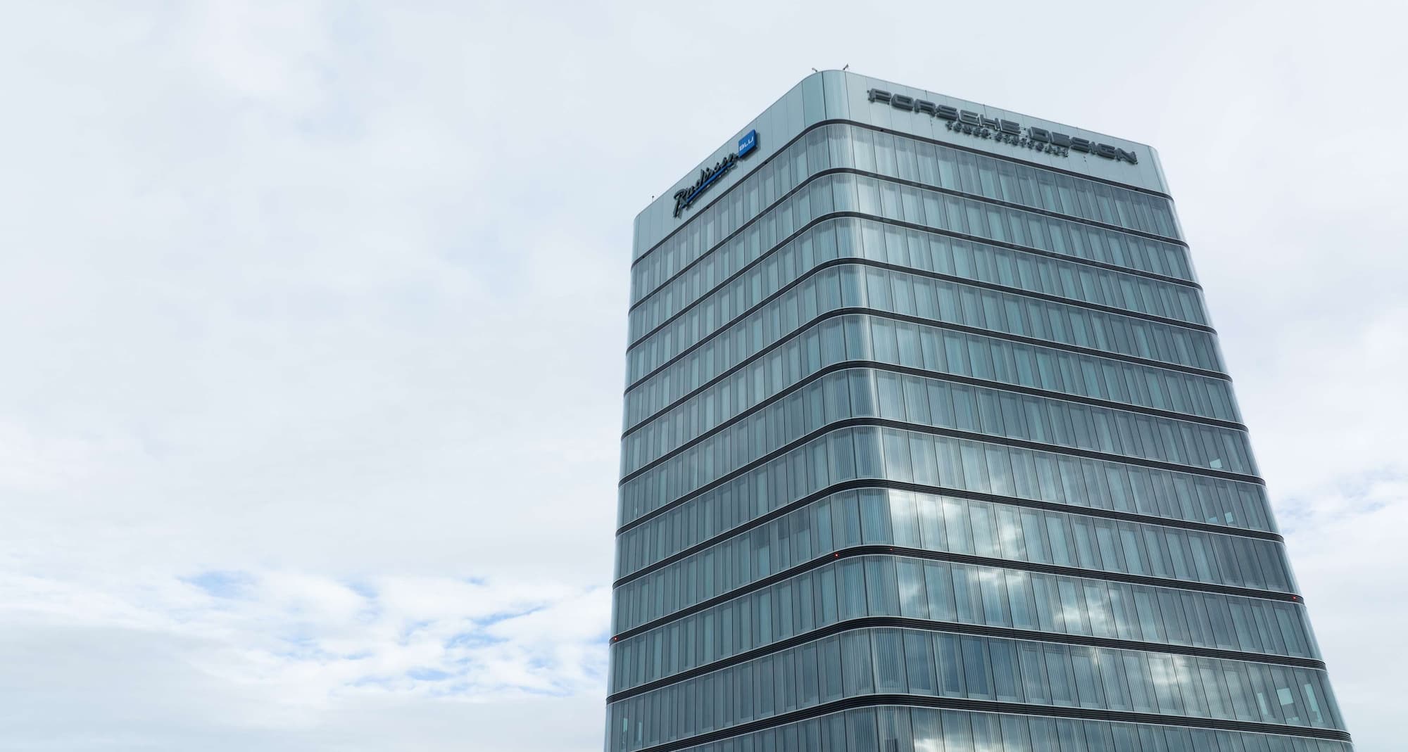 Services | Radisson Blu Hotel at Porsche Design Tower Stuttgart