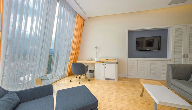 Waterfront Hotel in Batumi, גאורגיה | Radisson Blu Hotel, Batumi