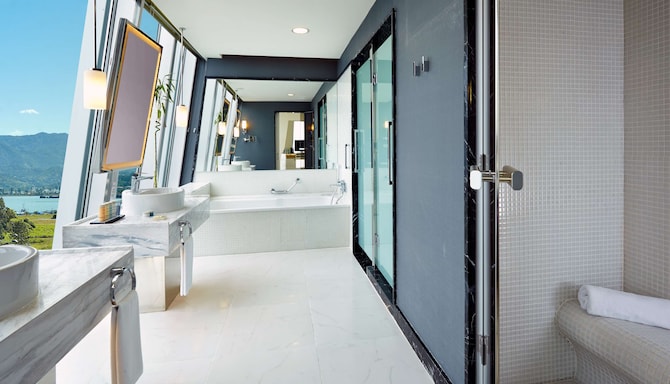 Waterfront Hotel in Batumi, Georgia | Radisson Blu Hotel, Batumi
