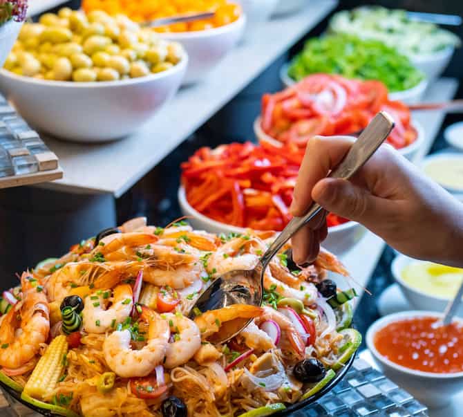 Enjoy on-site dining at our stylish restaurants | Radisson Hotels