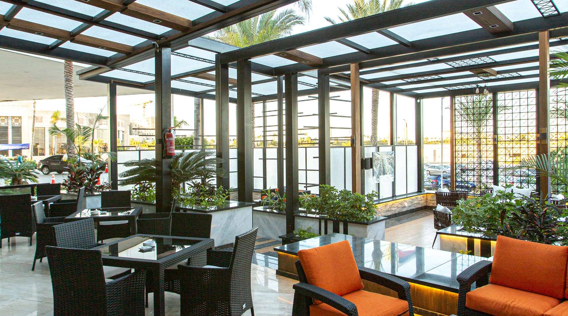 Spades Terrace'a hoş geldiniz | Radisson Blu Hotel & Convention Center ...