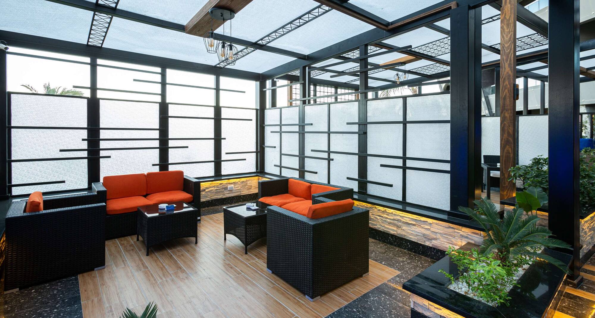 Spades Terrace'a hoş geldiniz | Radisson Blu Hotel & Convention Center ...