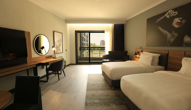 Hotel rooms & suites in Alexandria | Radisson Hotels