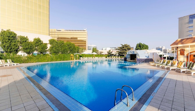 Pool Bar | Radisson Blu Hotel, Doha