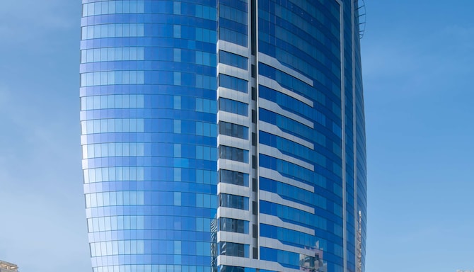 Hotel rooms in Dubai | Radisson Blu Hotel, Dubai Canal View