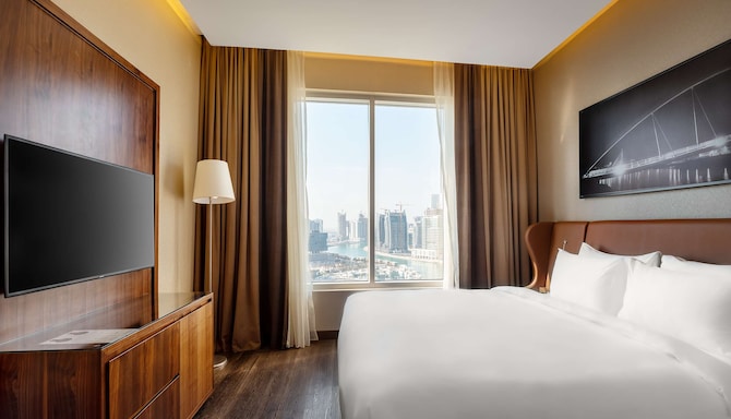 Dubai Hotels | Radisson Blu Hotel, Dubai Canal View