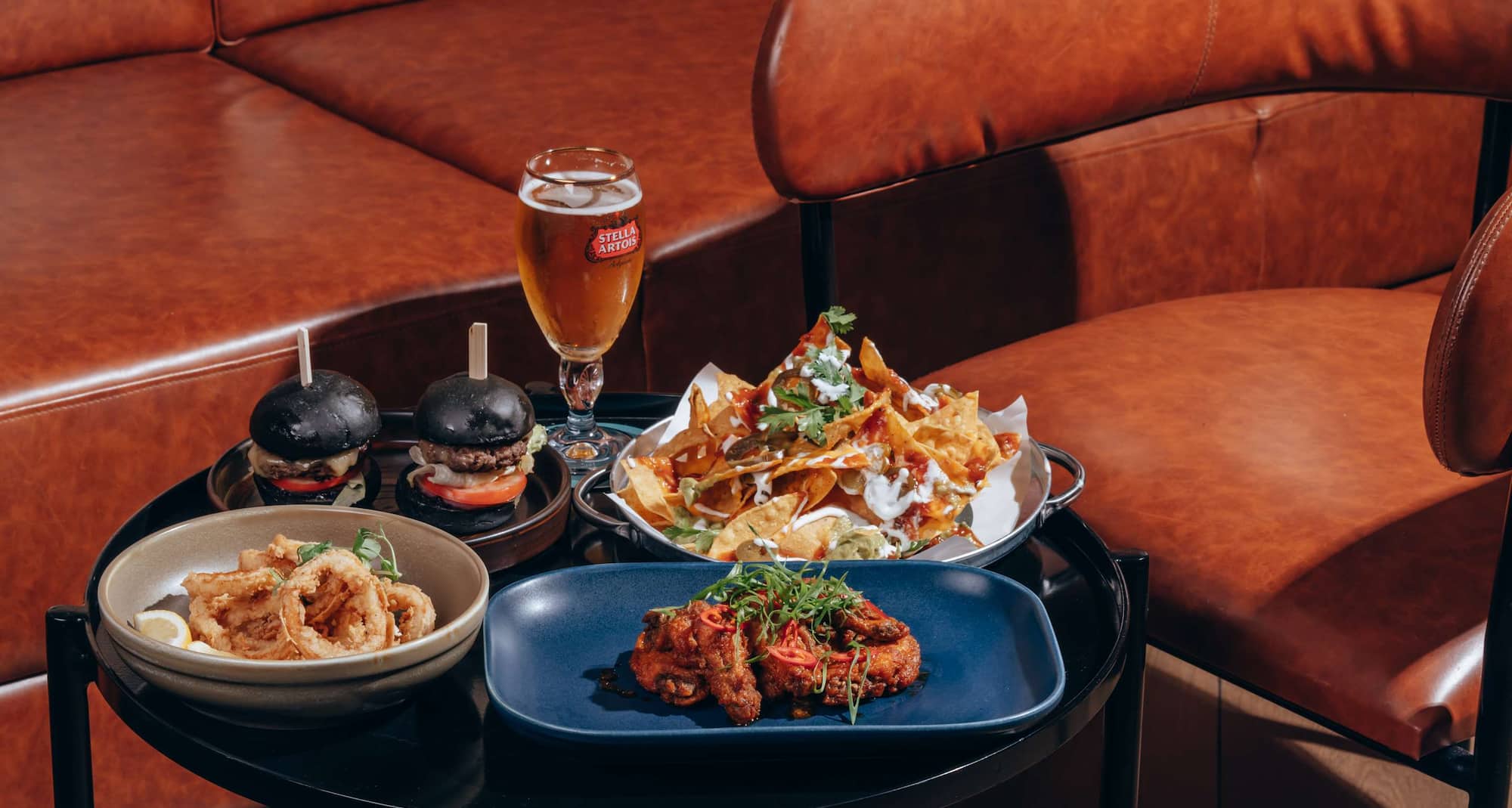 Icon Bar, lounge bar in Dubai Media City | Radisson Blu Hotel