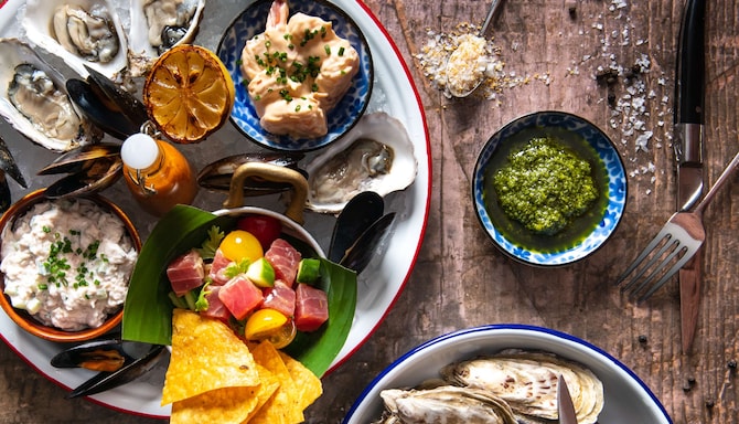 Food & Beverage | Radisson Blu Hotel, Dubai Waterfront