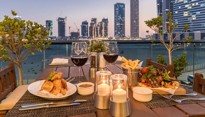 Food & Beverage | Radisson Blu Hotel, Dubai Waterfront