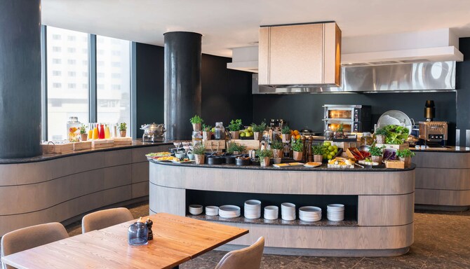Firelake Grill Hours & Cocktail Bar | Radisson Hotels