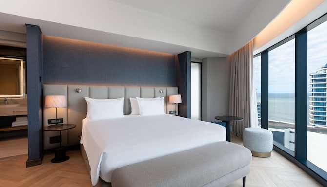 Rooms and Suites in Durban, Umhlanga | Radisson Hotels